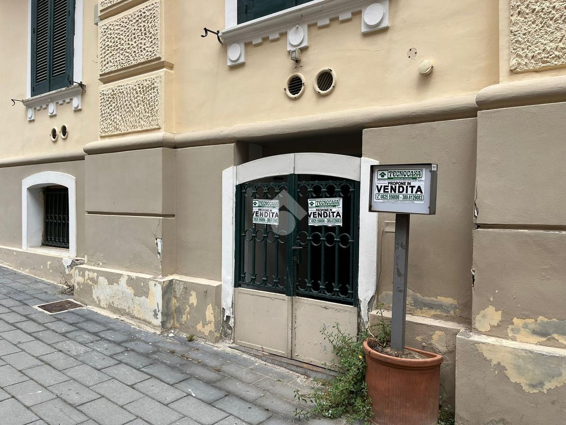 Negozio in vendita a Salerno