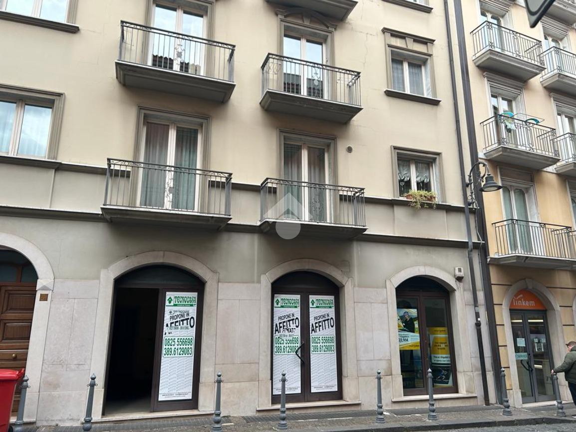 Negozio in affitto a Avellino