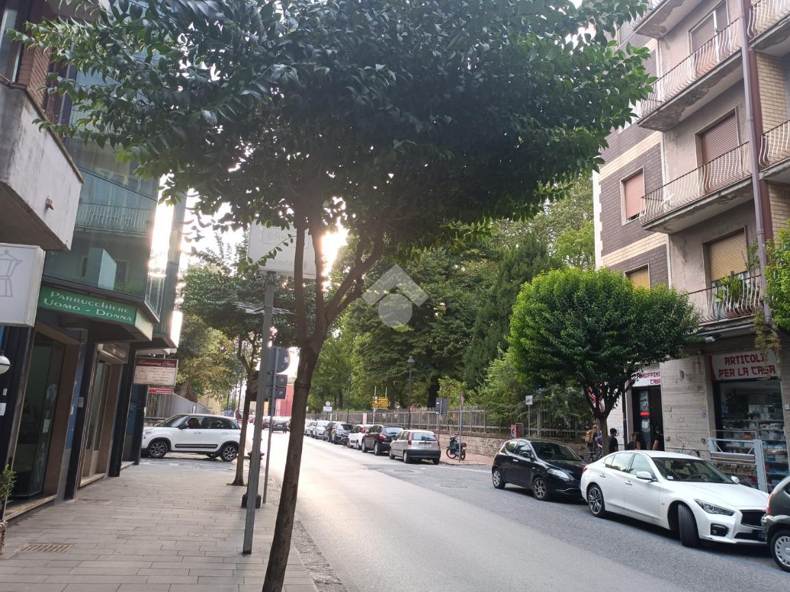 Magazzino in vendita a Avellino