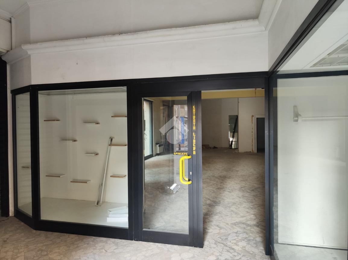 Negozio in affitto a Avellino