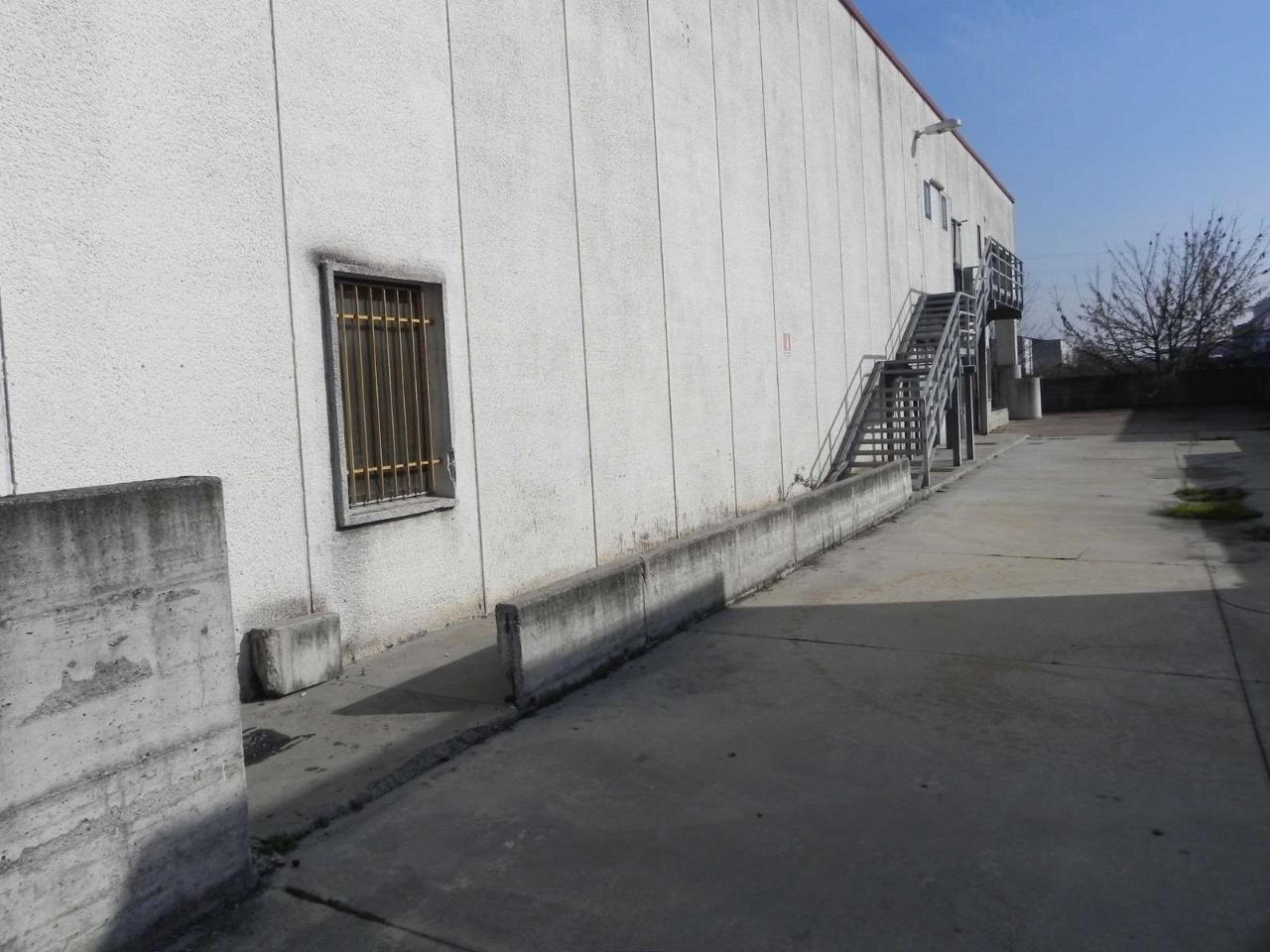 Capannone in vendita a Faenza