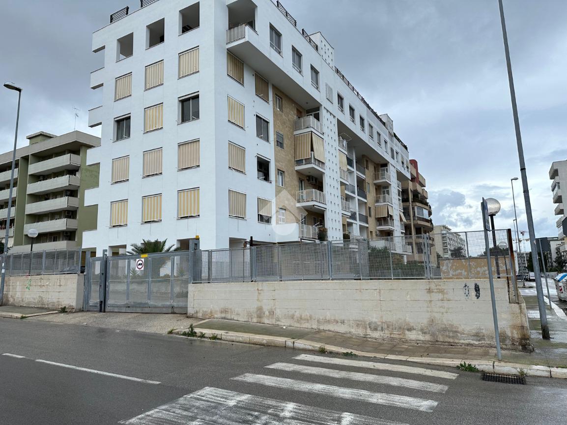 Box in vendita a Bari