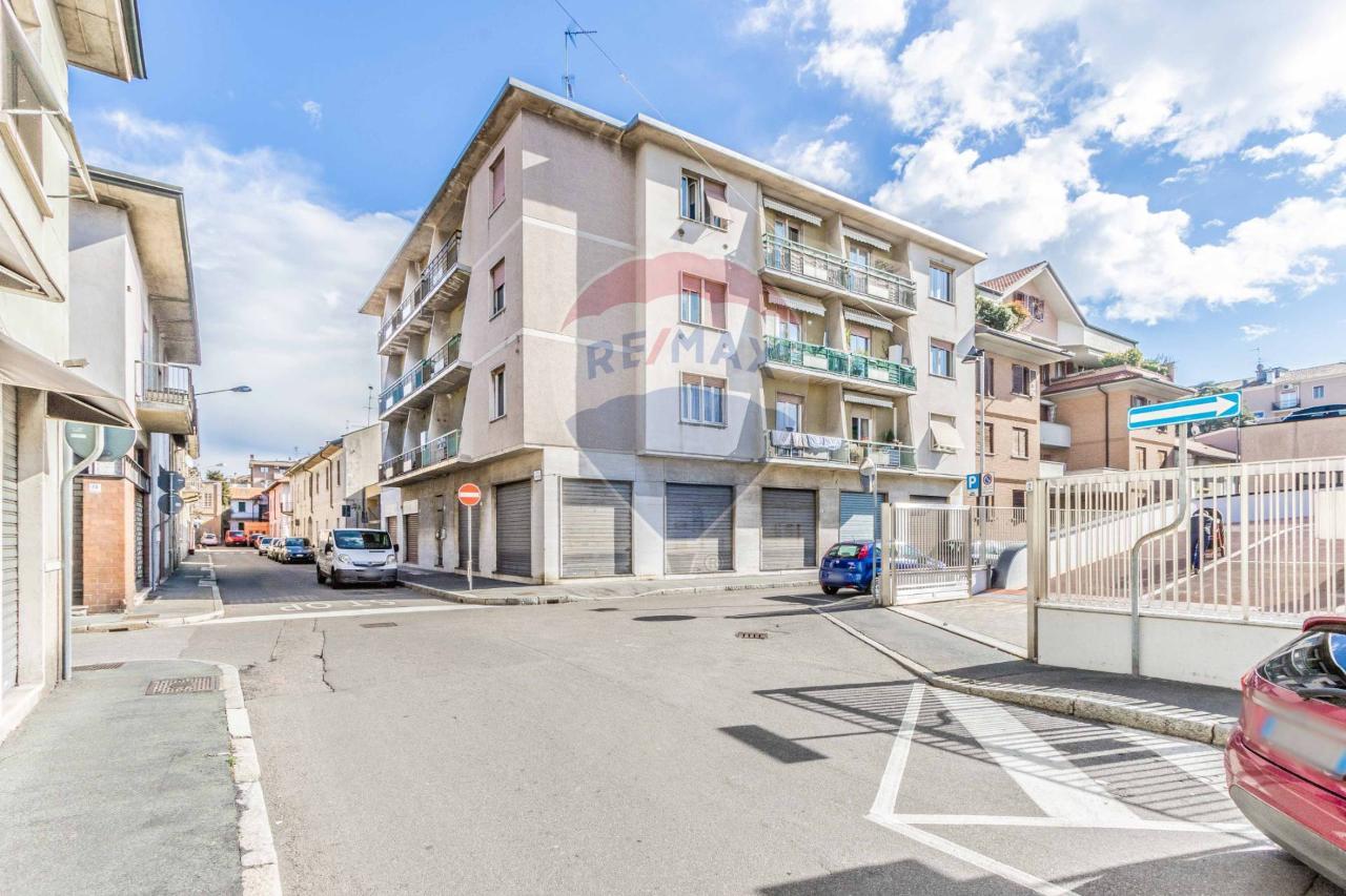 Negozio in vendita a Legnano