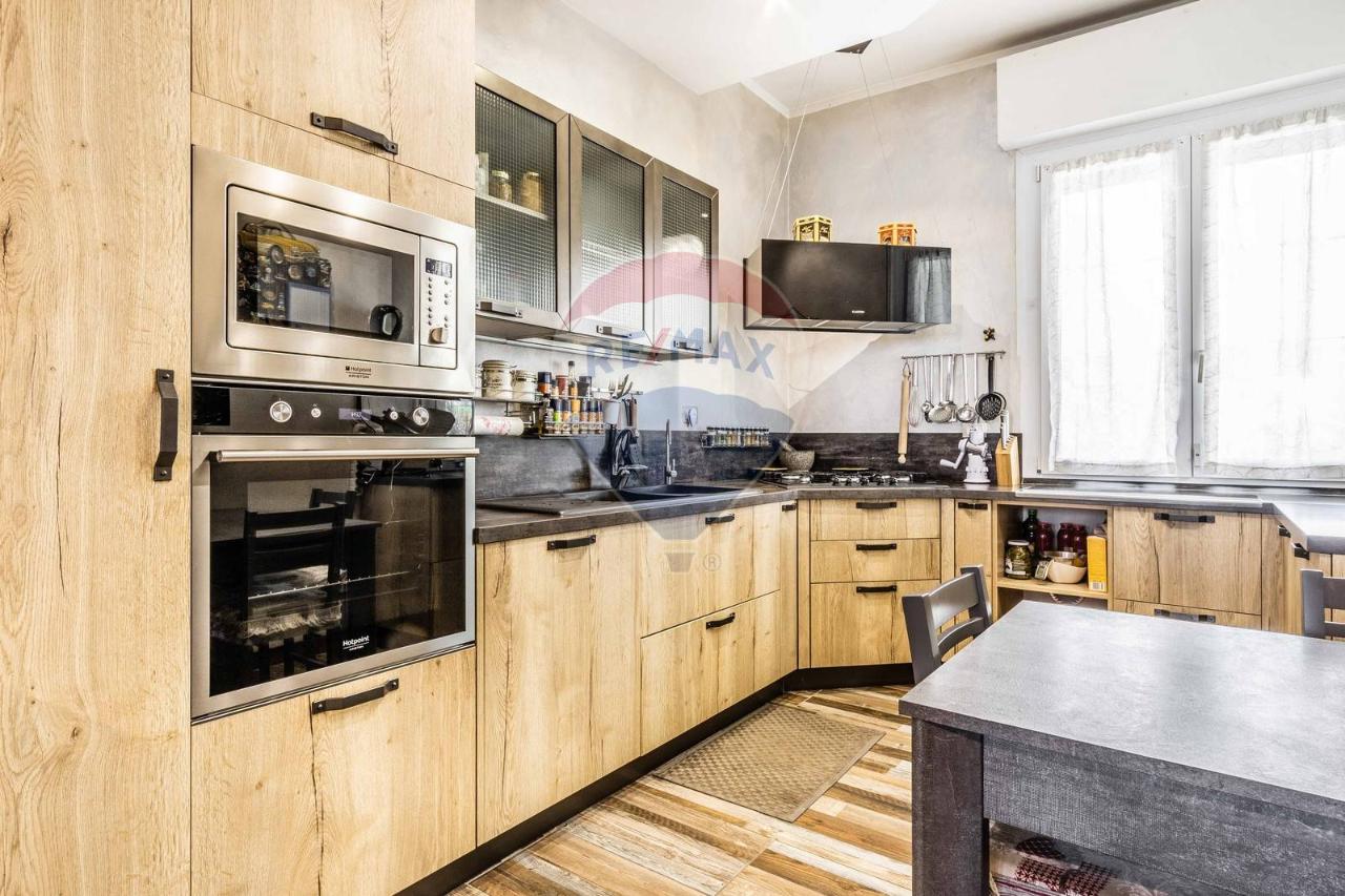 Villa in vendita a Ferno