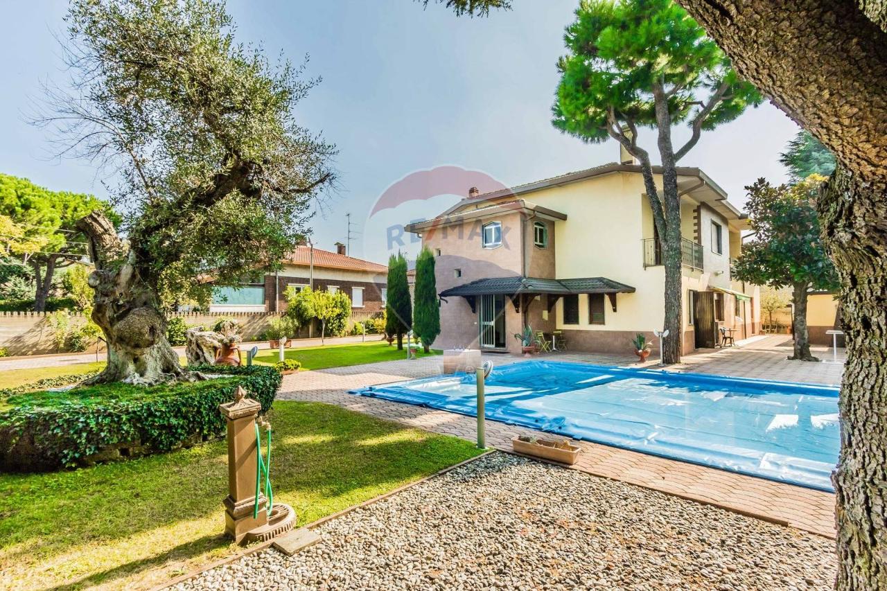 Villa in vendita a Busto Arsizio