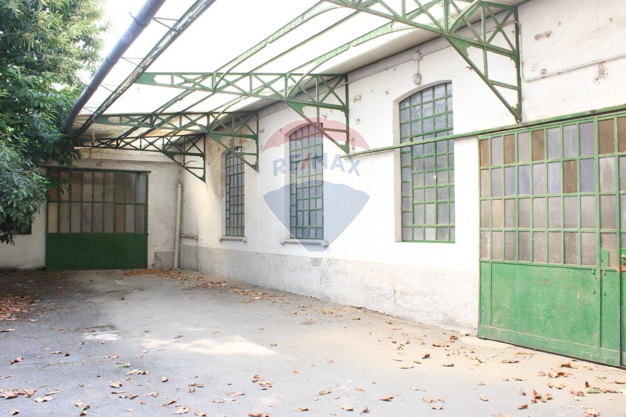 Capannone in affitto a Buscate