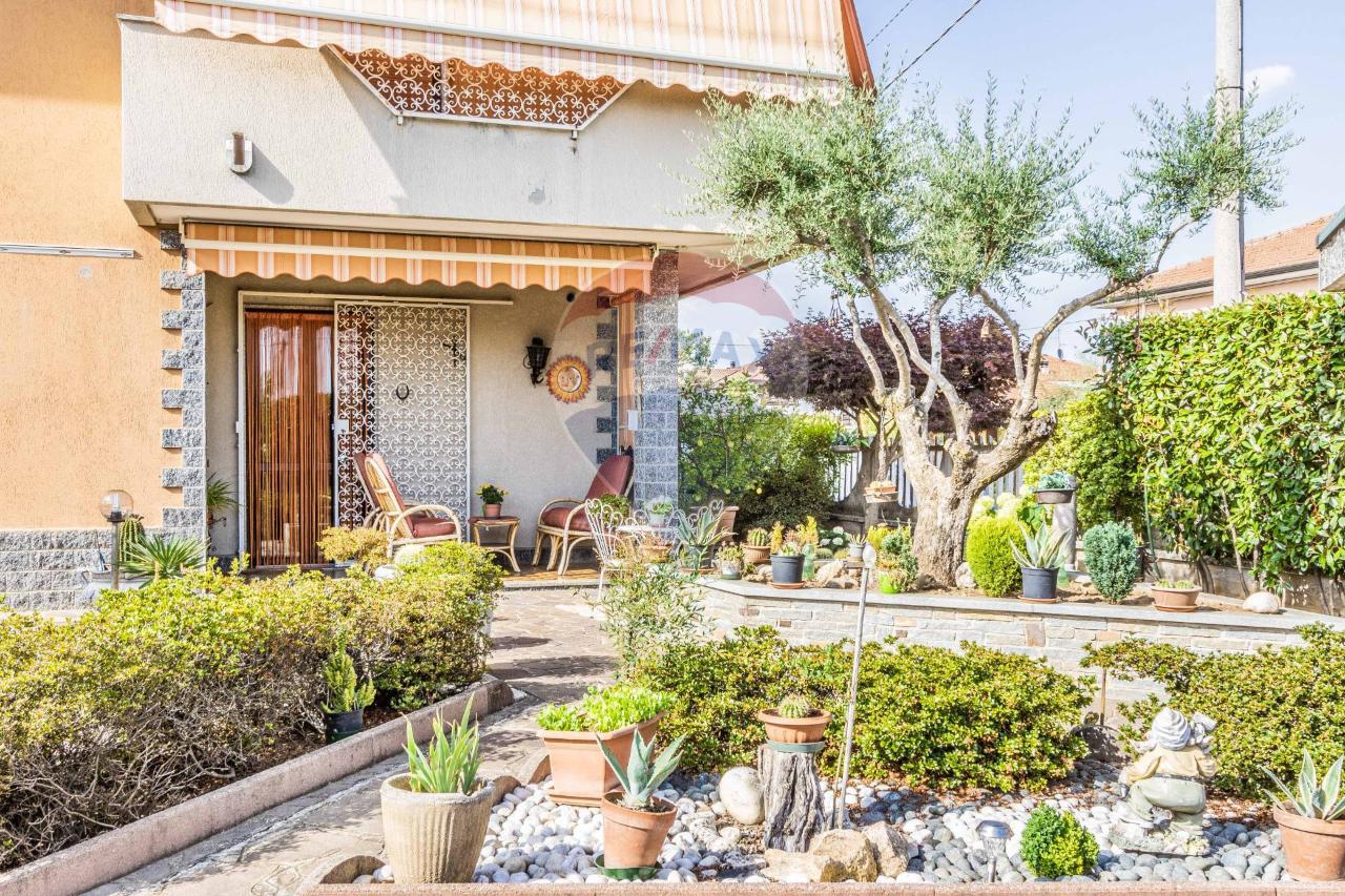 Villa in vendita a Ferno