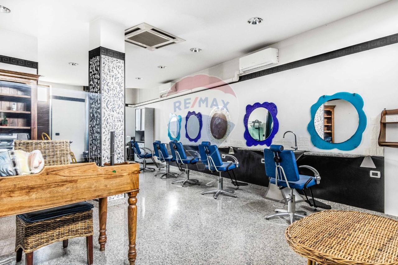 Negozio in affitto a Ferno