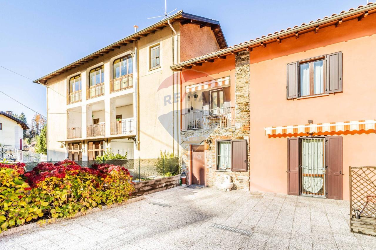 Casa indipendente in vendita a Montegrino Valtravaglia
