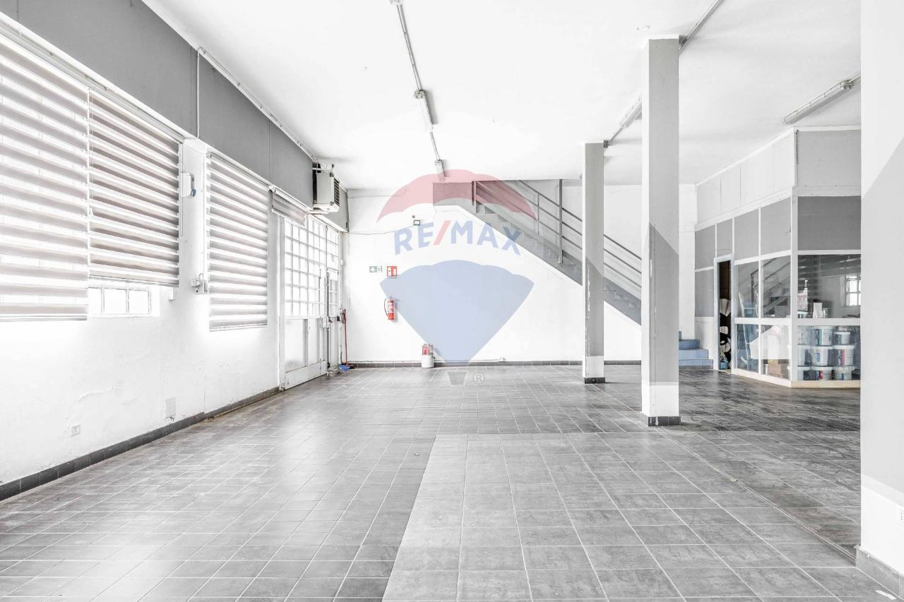 Negozio in vendita a Cavaria Con Premezzo