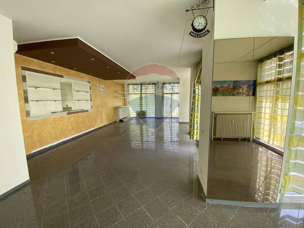 Negozio in vendita a Somma Lombardo