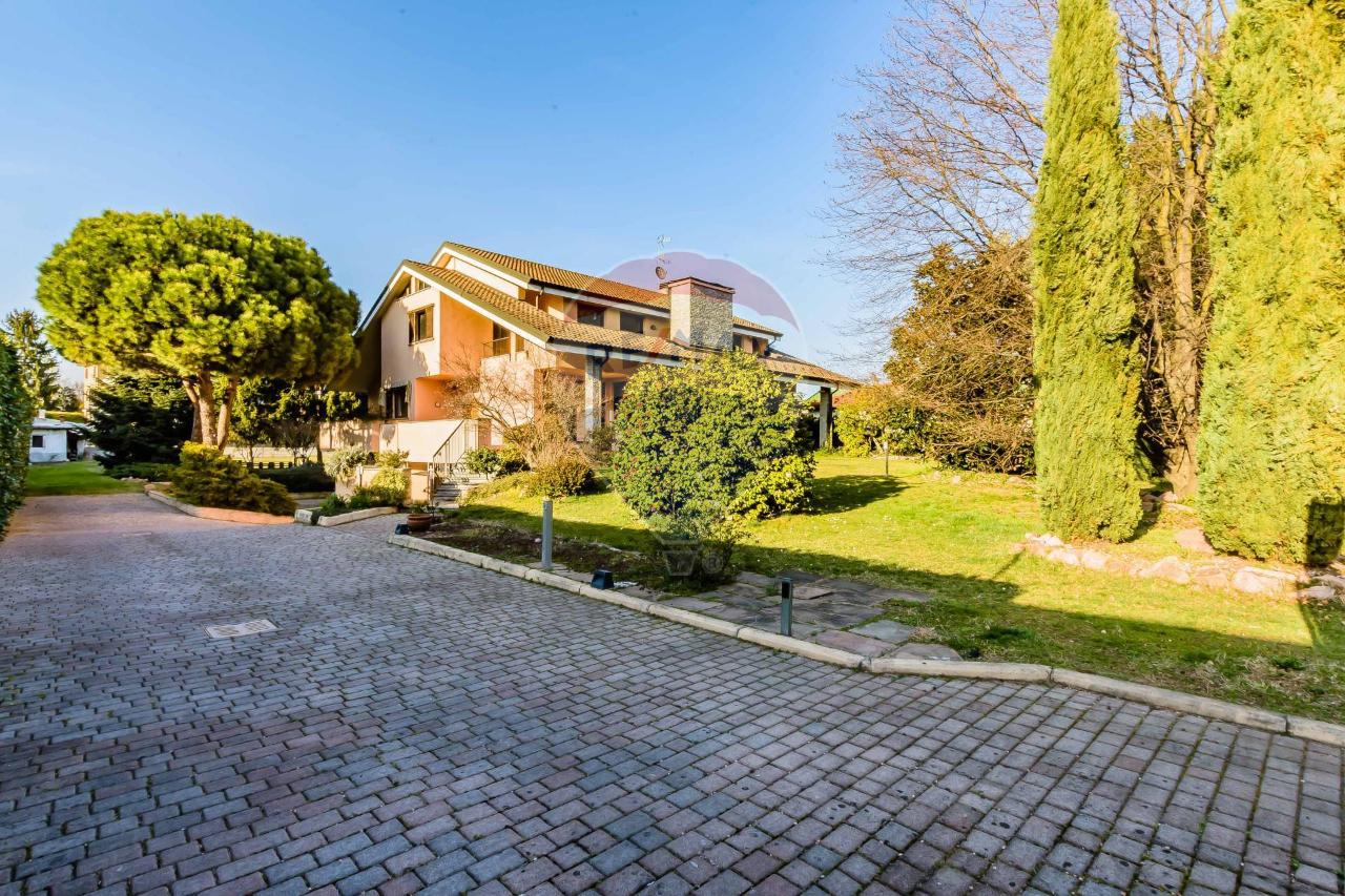 Villa in vendita a Busto Arsizio