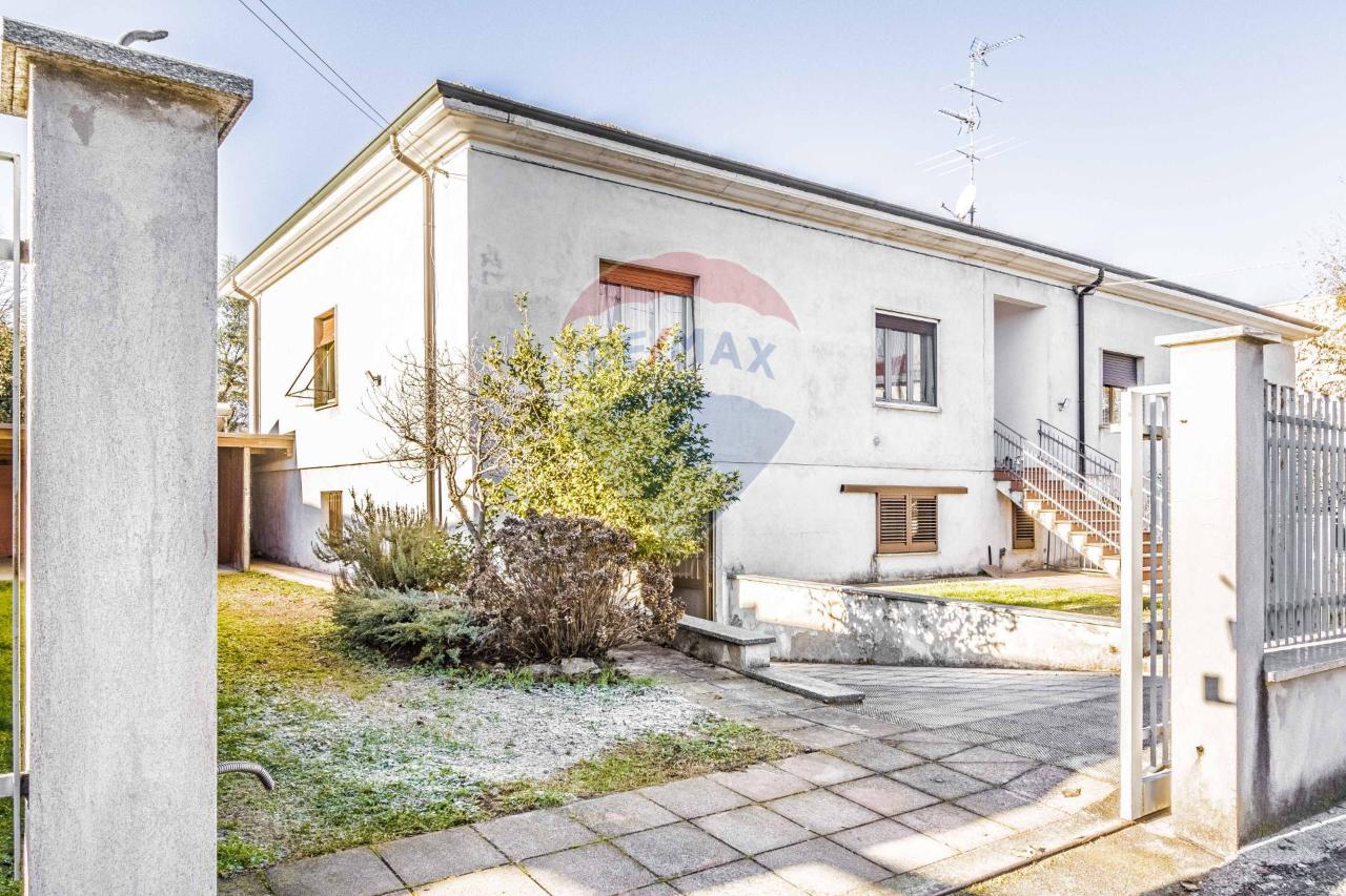 Villa in vendita a Busto Arsizio