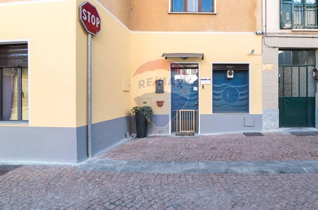 Esercizio commerciale in vendita a Ferrera Di Varese