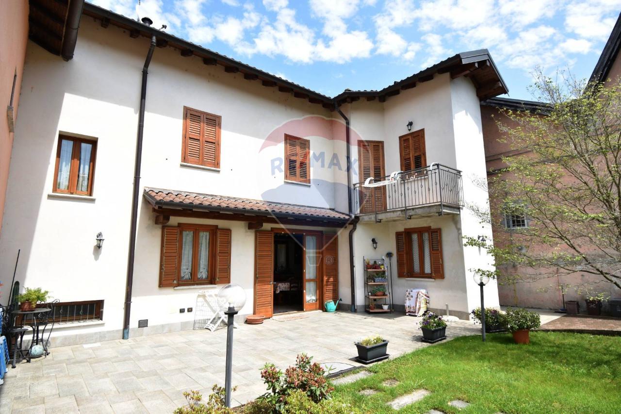 Casa indipendente in vendita a Luino