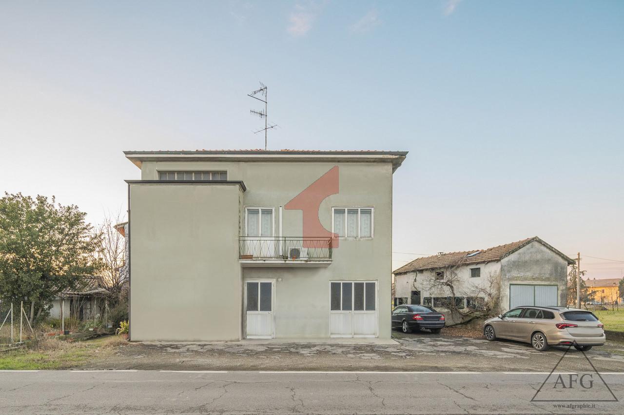 Casa indipendente in vendita a Brescello