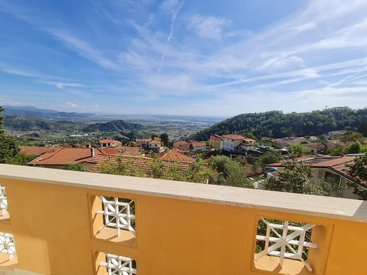 Villa in vendita a Massarosa