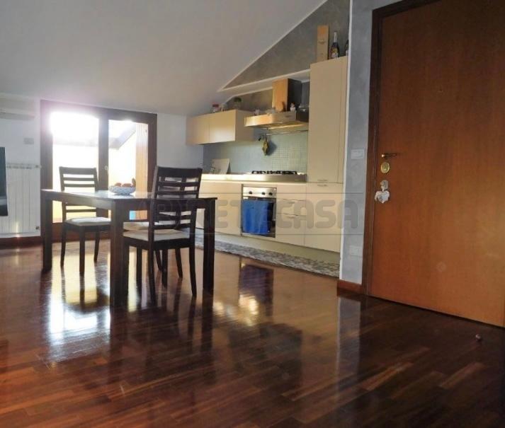 Appartamento in affitto a Scanzorosciate