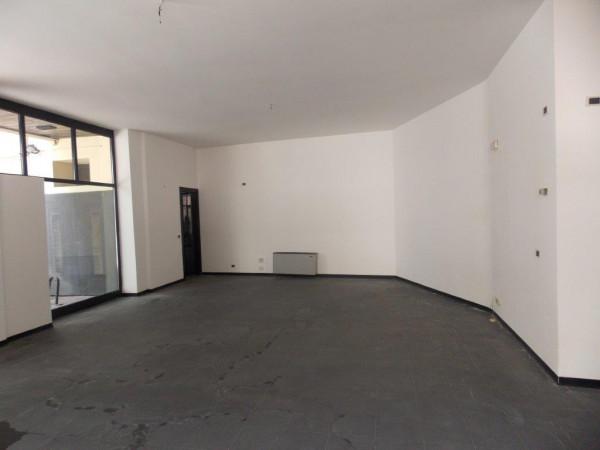 Negozio in affitto a Palazzolo Sull'Oglio