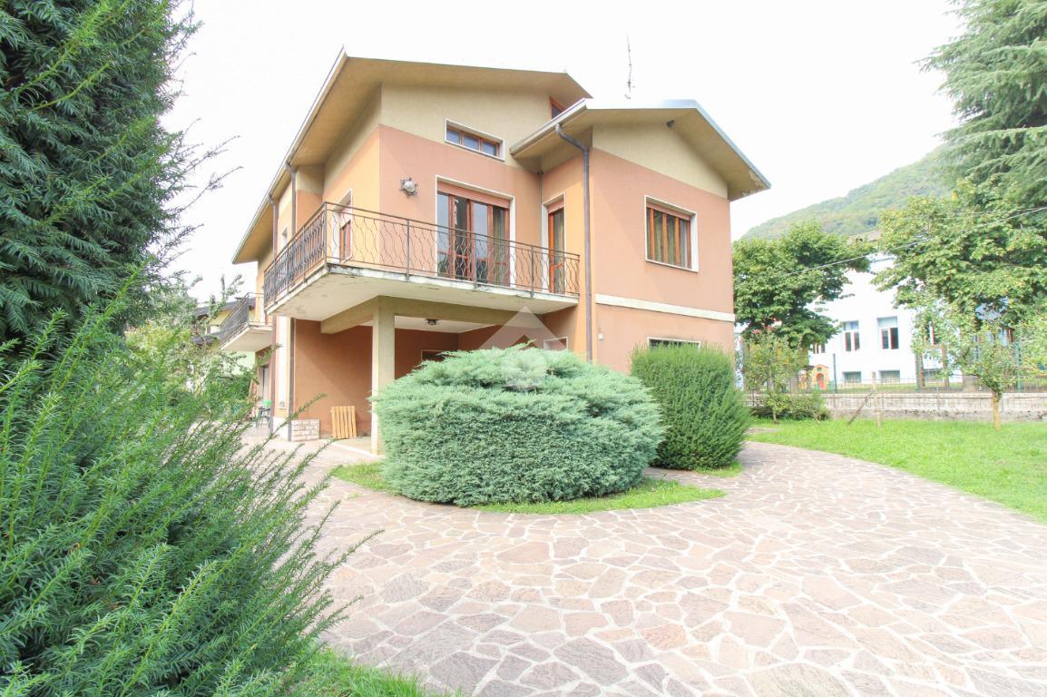 Villa in Via Angelo Passerini, Vestone