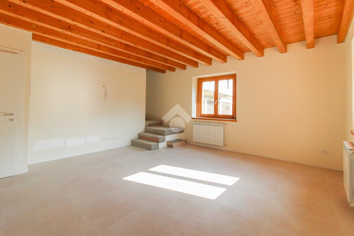 Rustico in vendita a Sabbio Chiese