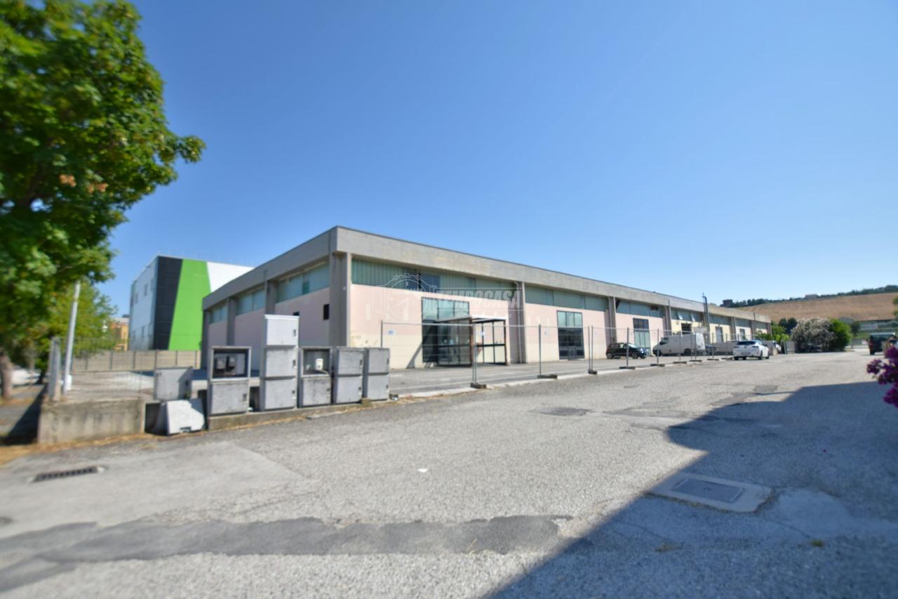 Capannone in vendita a Senigallia