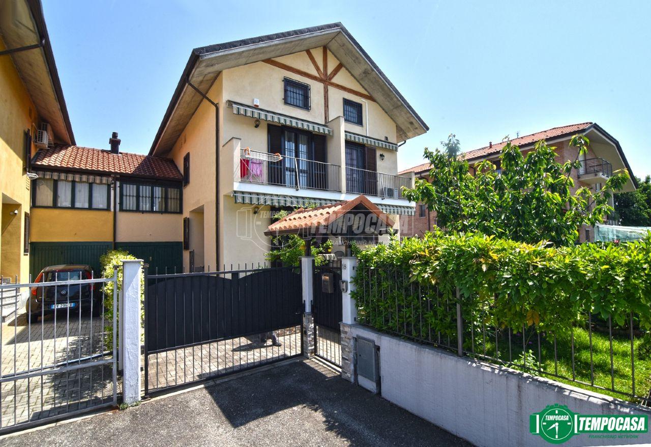 Villa a schiera in Via Castellamonte, Caselle Torinese