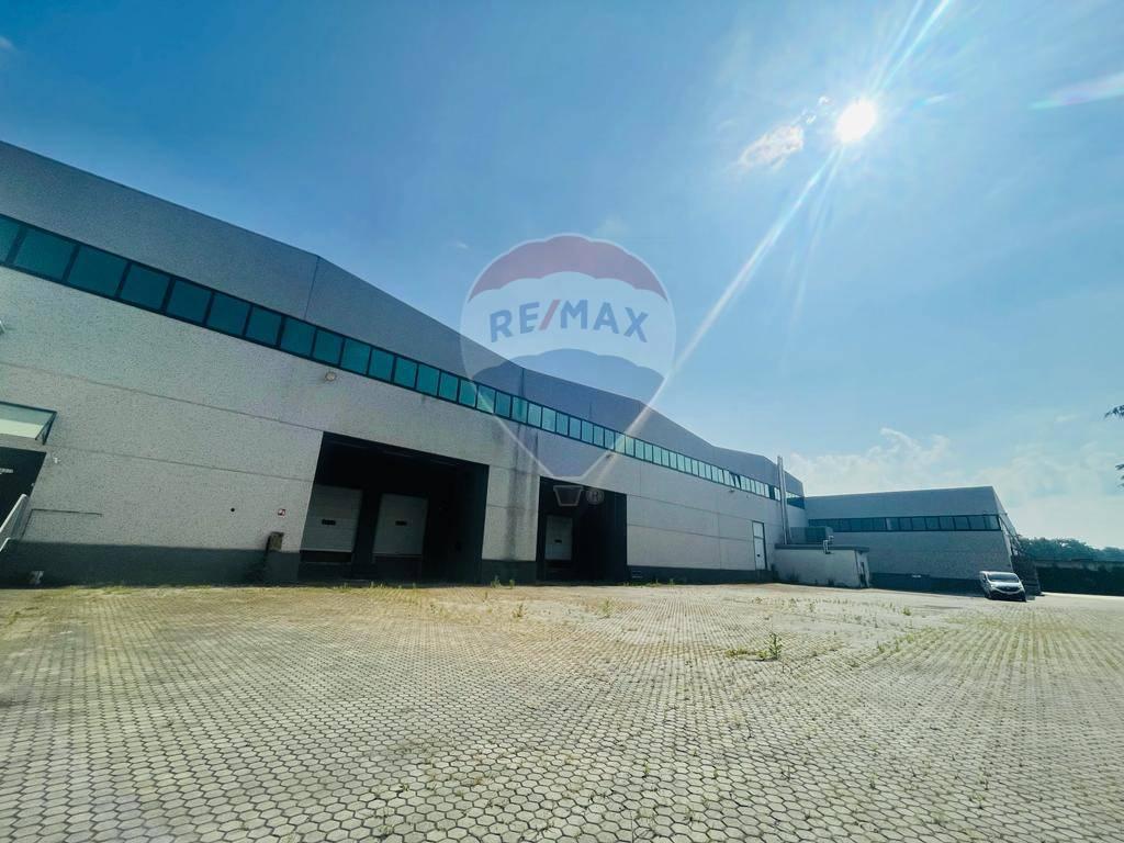 Capannone in affitto a Buccinasco