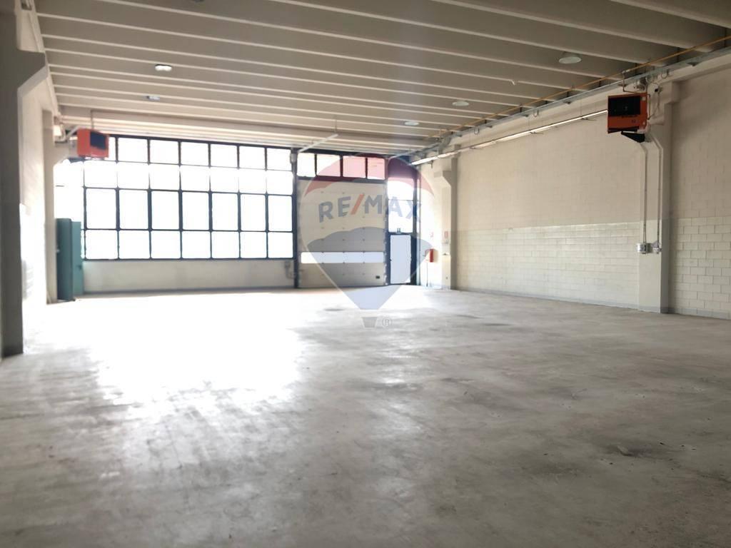 Capannone in affitto a Saronno