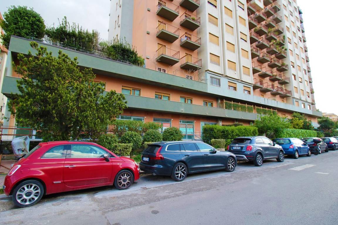 Negozio in affitto a Palermo