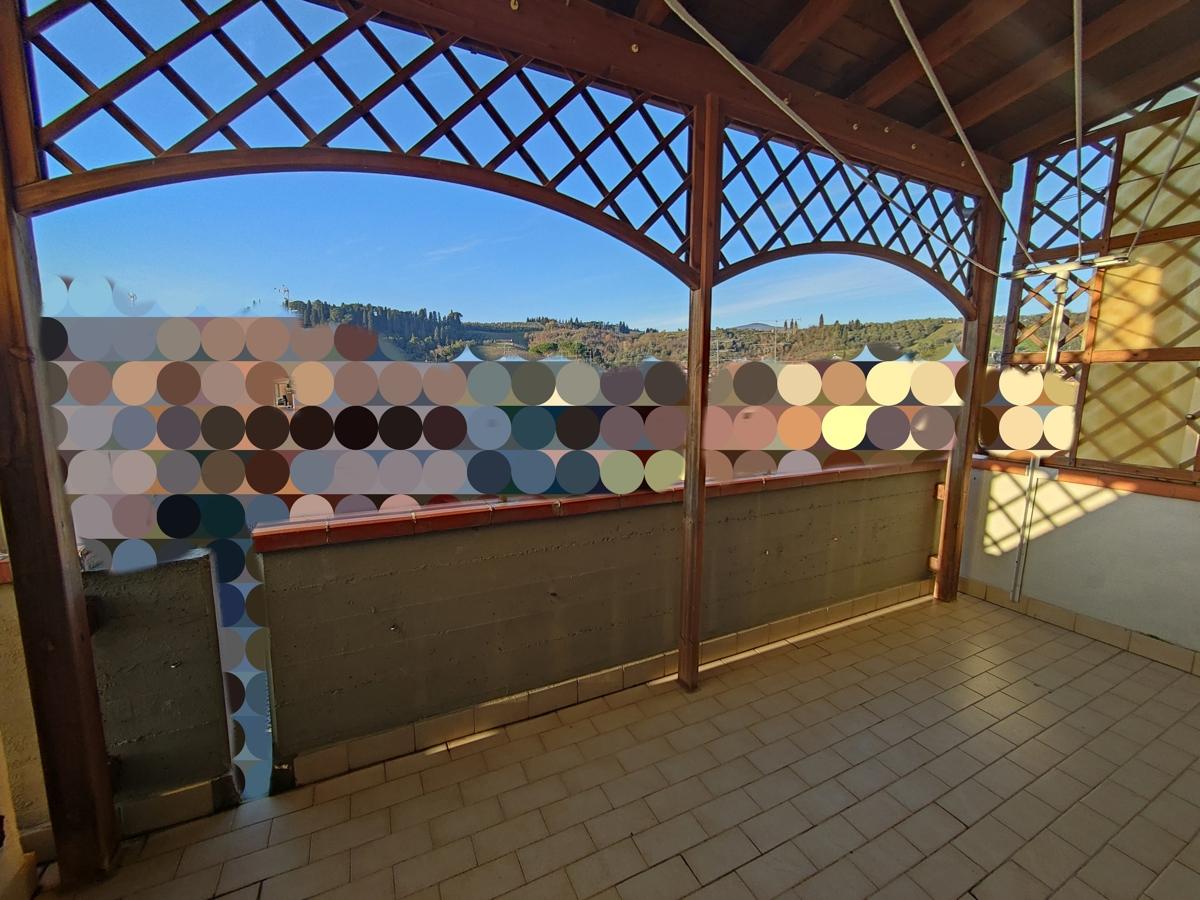 Attico in vendita a Capraia E Limite