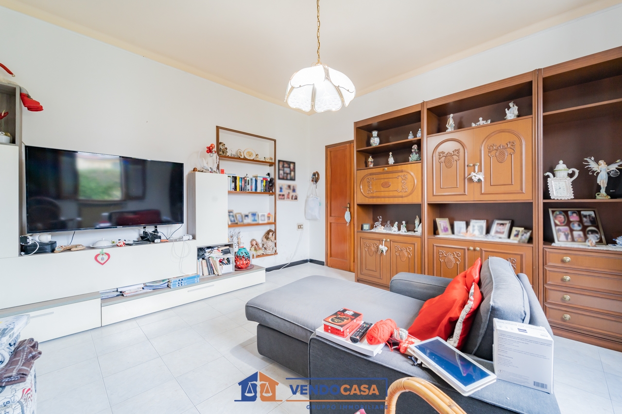 Villa bifamiliare in vendita a Massa