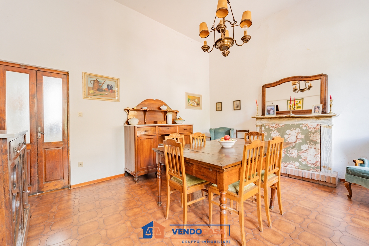 Villa bifamiliare in vendita a Montignoso