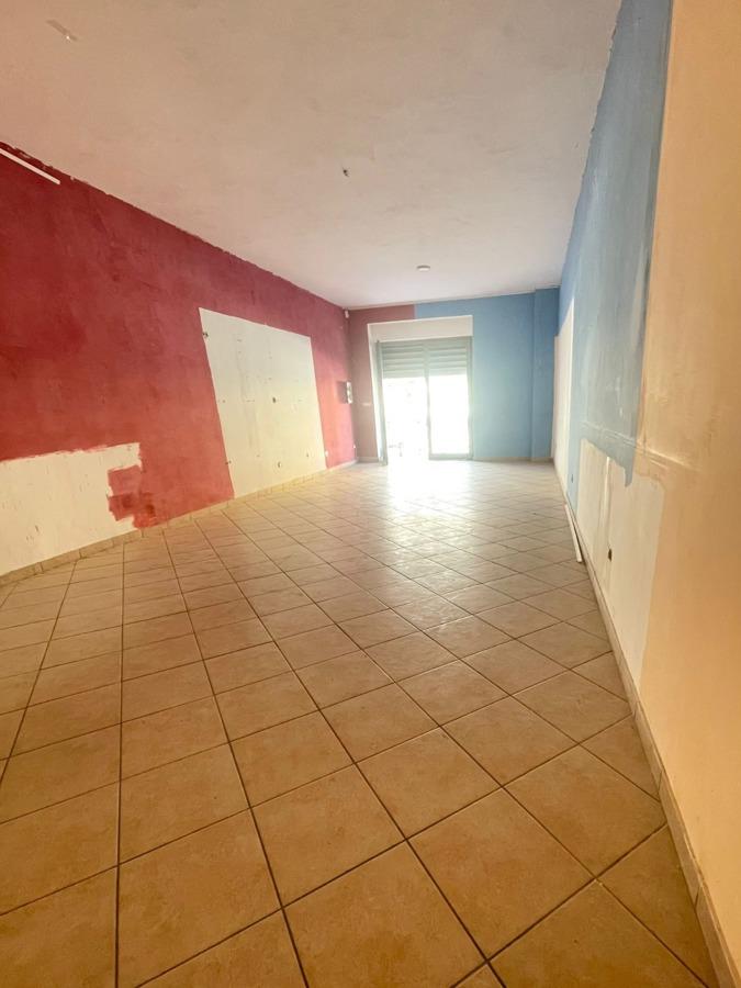 Negozio in affitto a Calvizzano