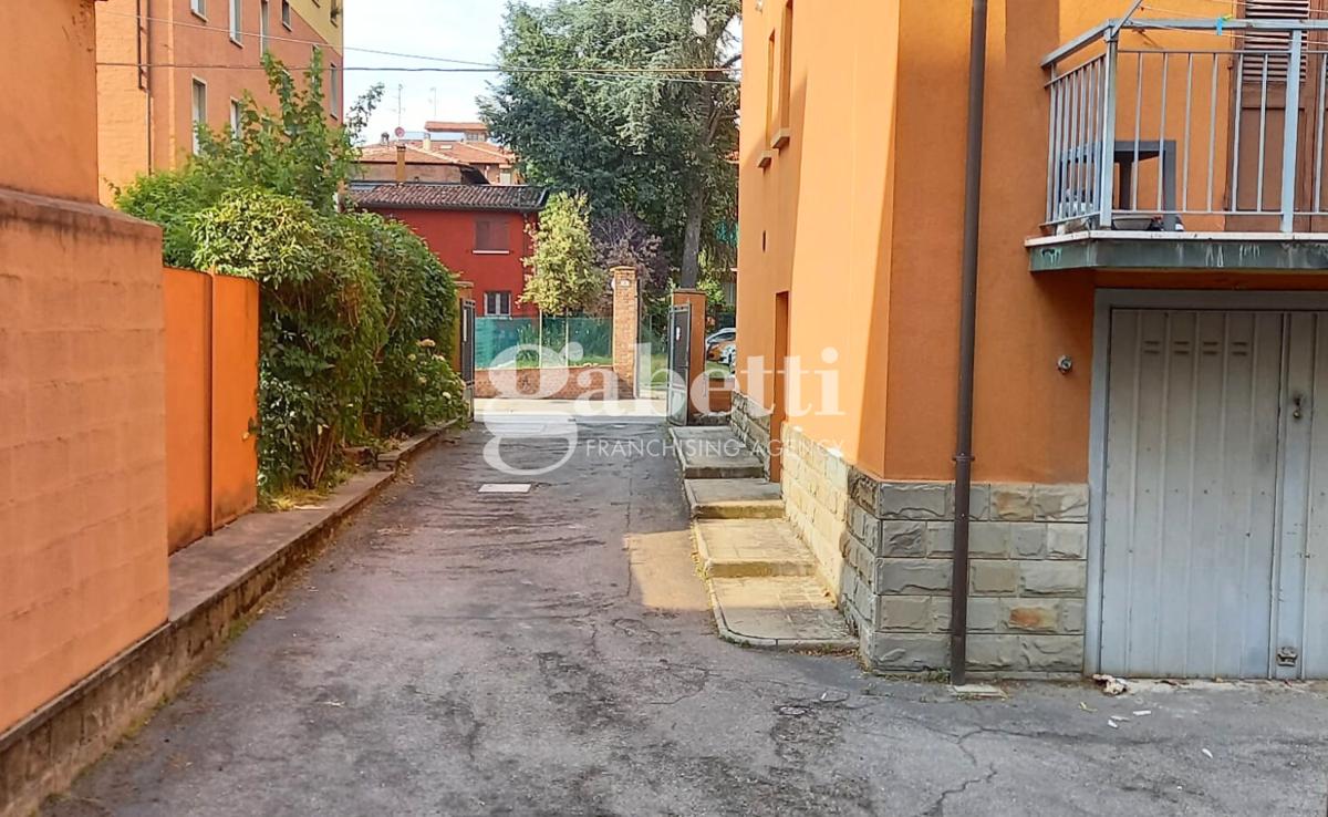 Negozio in affitto a Bologna