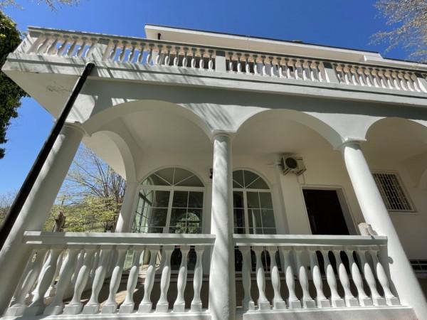 Villa bifamiliare in vendita a Bologna