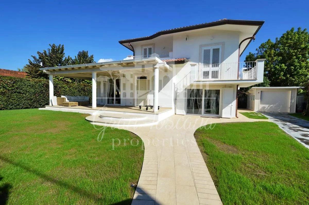 Villa in vendita a Forte Dei Marmi