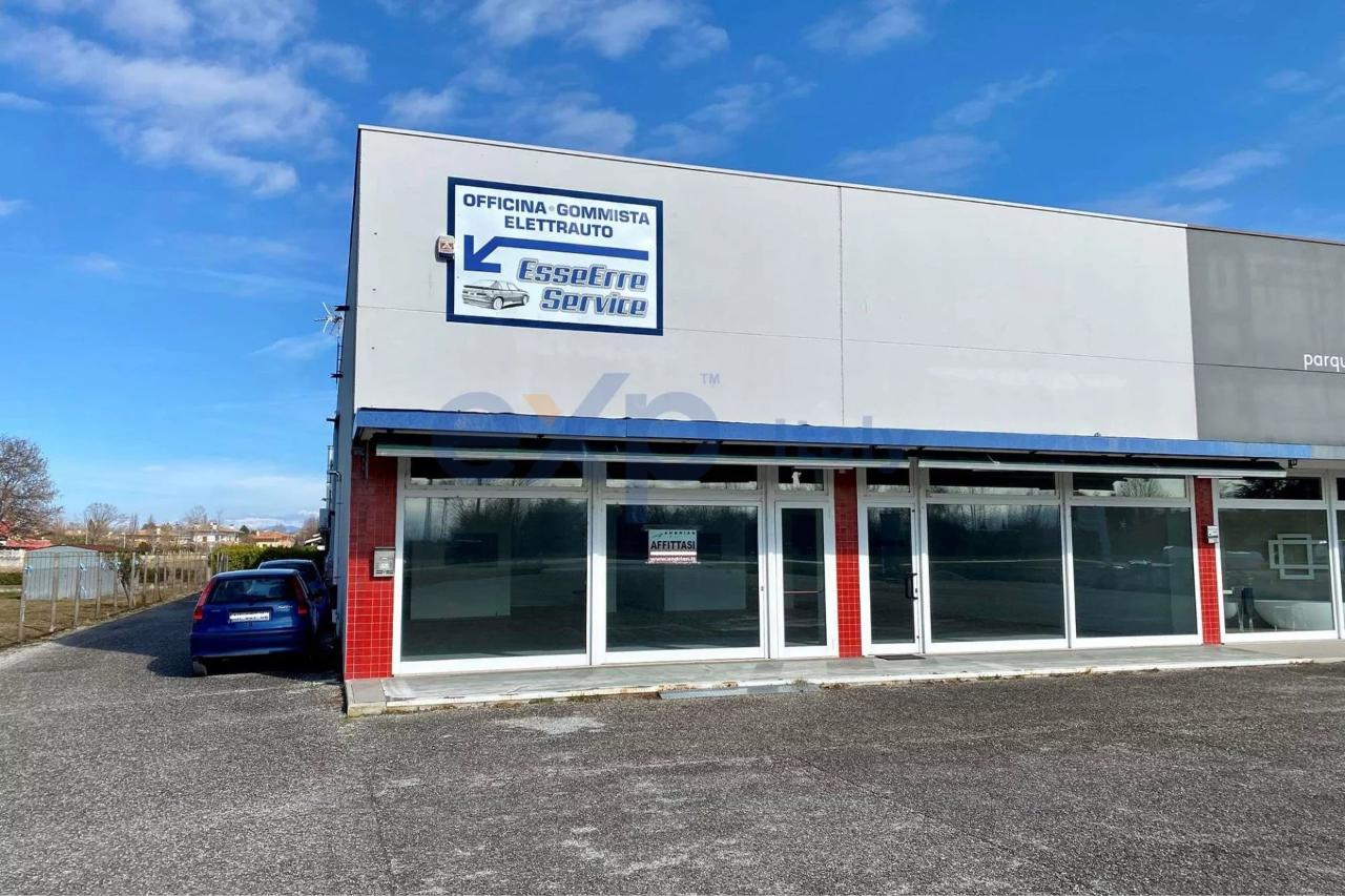 Negozio in affitto a Fiumicello Villa Vicentina