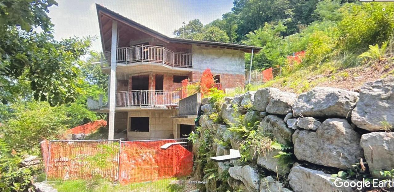 Villa in vendita a Porto Ceresio