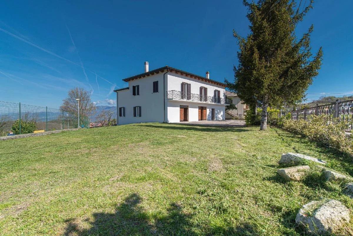 Villa in vendita a Santopadre