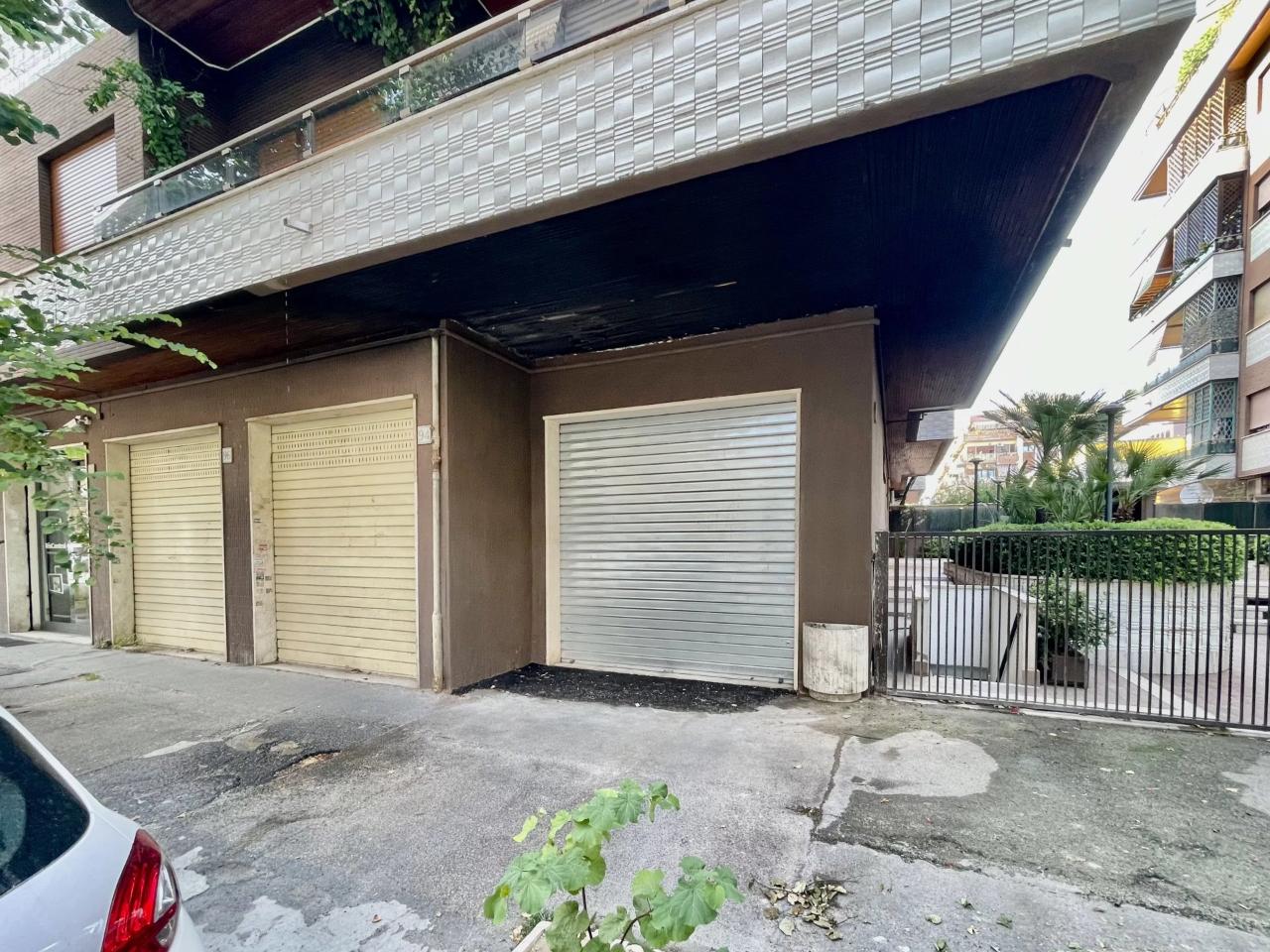 Negozio in affitto a Roma