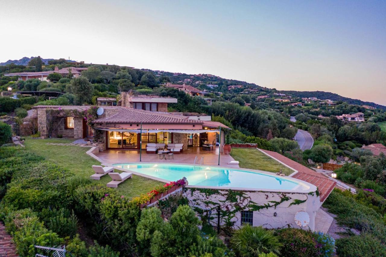 Villa in vendita a Arzachena