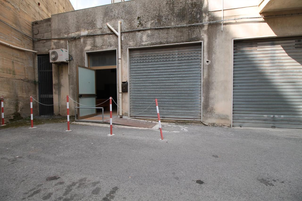 Locale commerciale in vendita a Modica