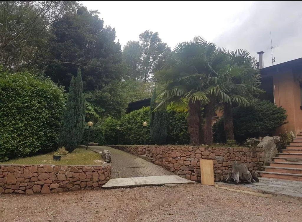 Villa in vendita a Arcisate