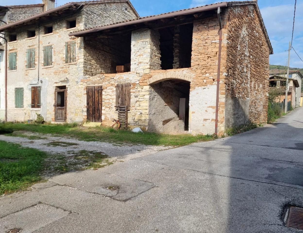 Cascina in vendita a Cavaso Del Tomba