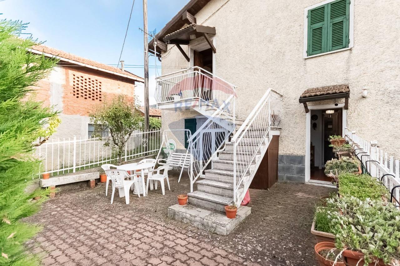 Casa indipendente in vendita a Isola Del Cantone