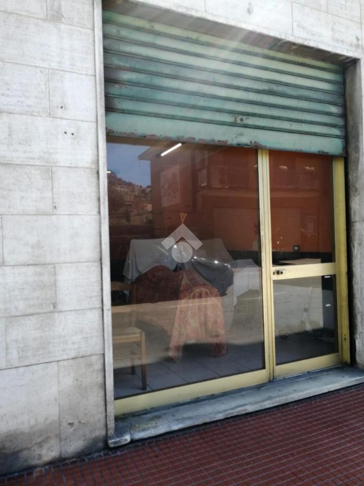 Negozio in affitto a Rapallo