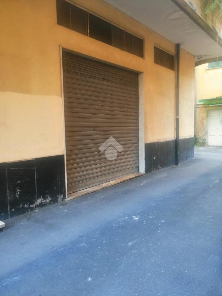 Magazzino in affitto a Rapallo