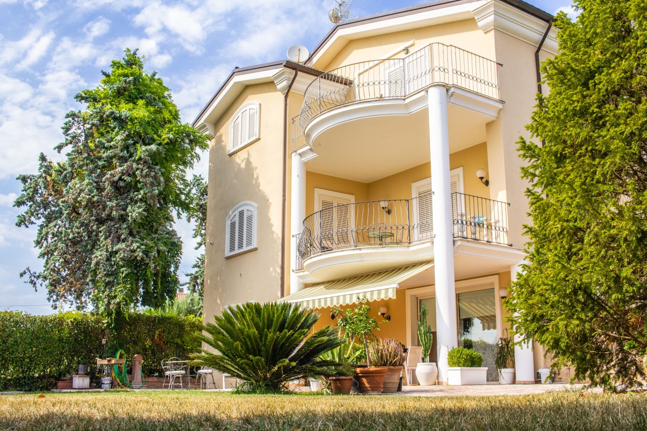Villa in vendita a Mosciano Sant'Angelo