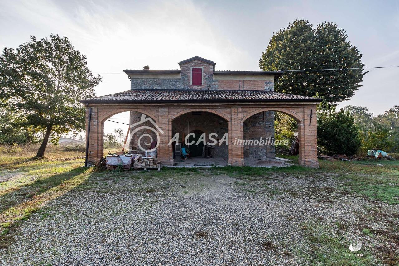 Rustico in vendita a Medesano